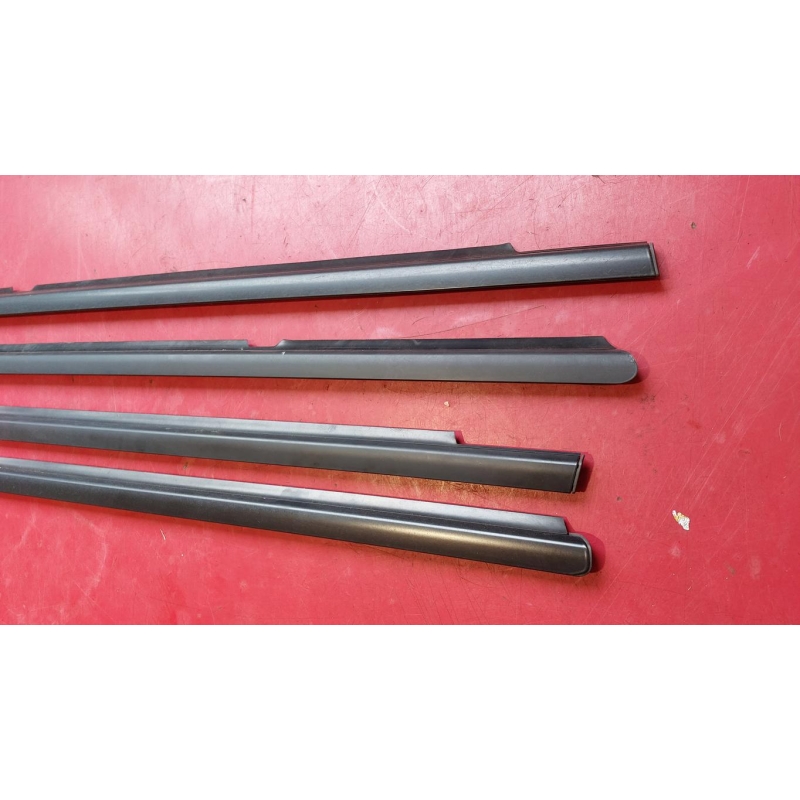 4x Zierleiste Fensterschacht schwarz matt Tür Mercedes W164 ML, 85,00
