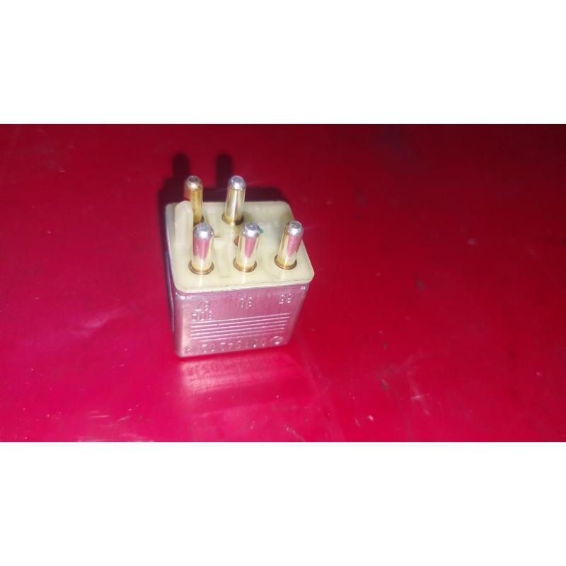 Relais Mercedes W126 W123 W107 W124 W201 0015420219, 7,99