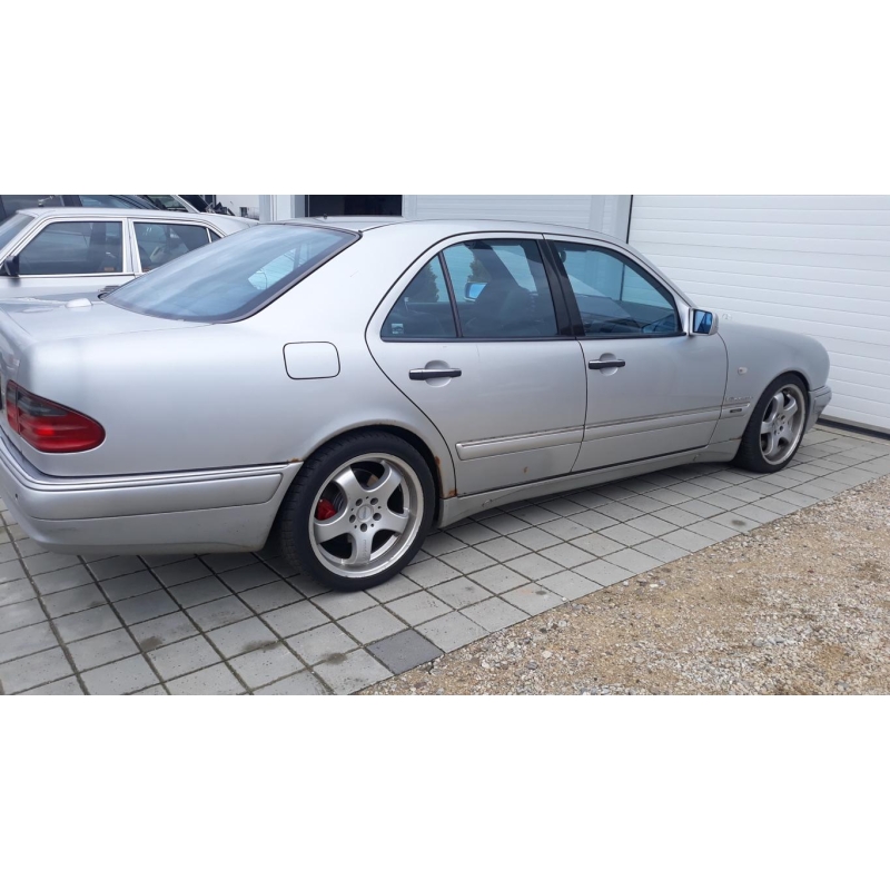 4 Alufelgen Winterreifen 235/40 265/35 18 Rondell 9x18 ET 35 Mercedes ...