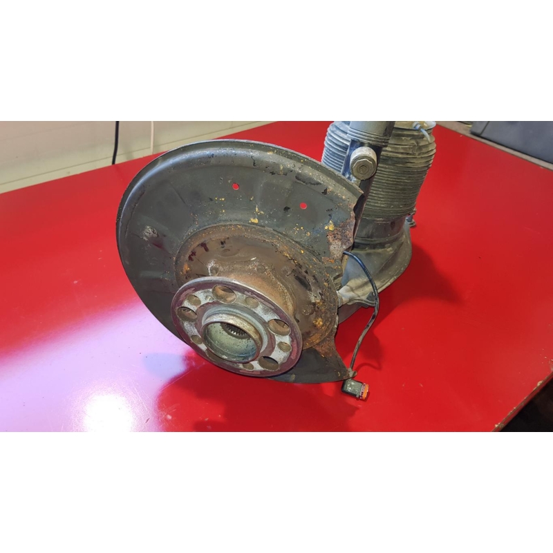 Achsschenkel Radnabe Querlenker hinten links Mercedes W212 S212 21235 ...