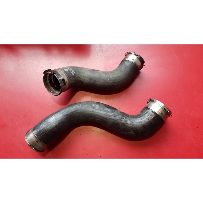 2x Kühlwasserschlauch Mercedes 200 220 W204 W207 W212 W218 2045011582 ...
